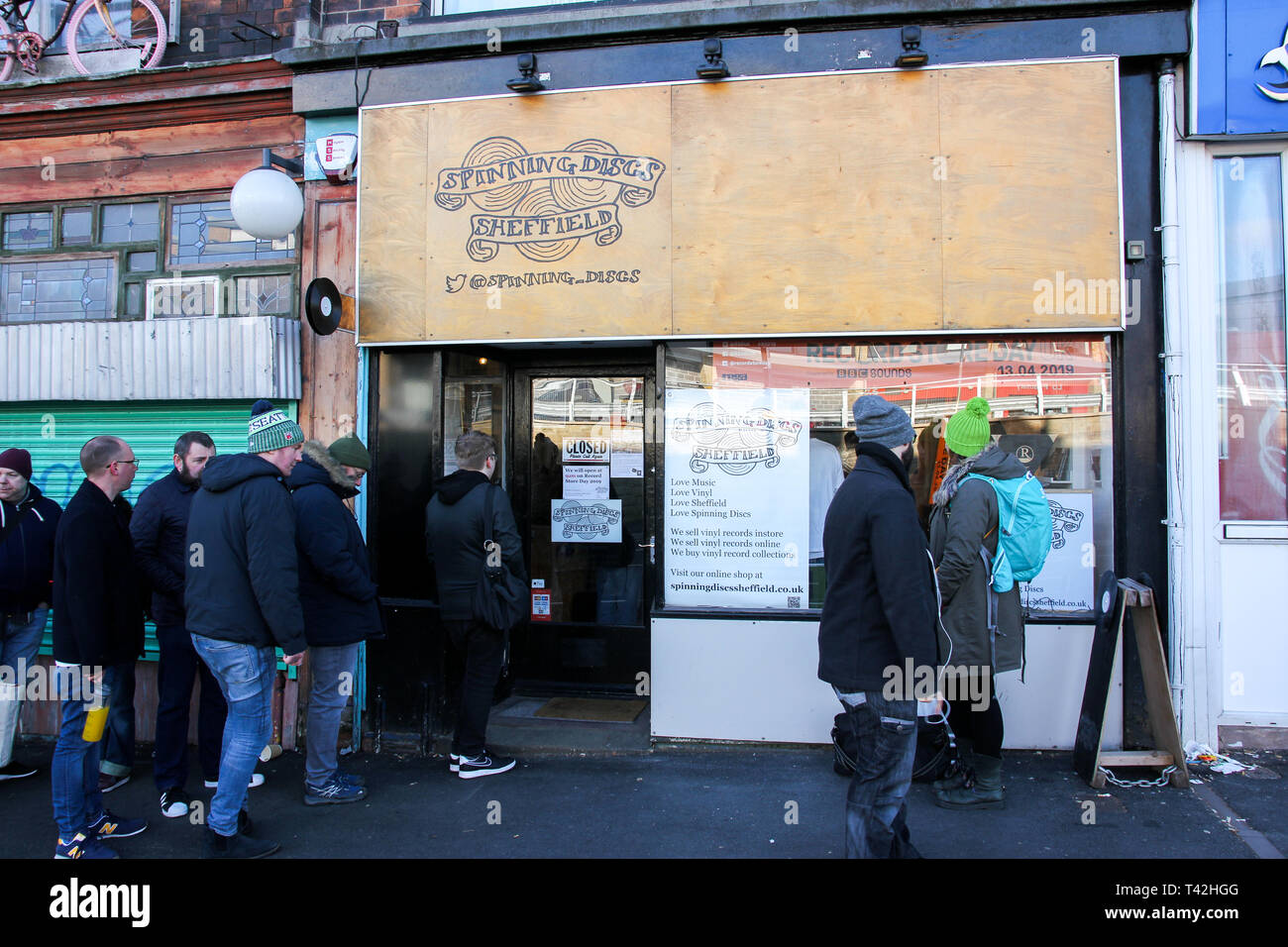 Chesterfield Road, Sheffield, UK. 13th Apr, 2019. People queuing at ...