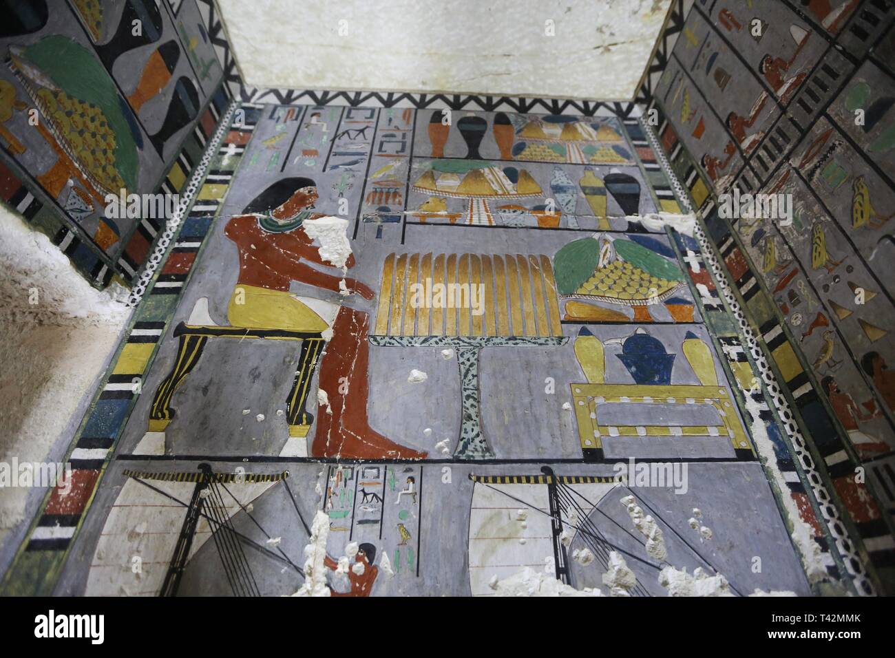 Drawings egyptian tomb hi-res stock photography and images - Alamy