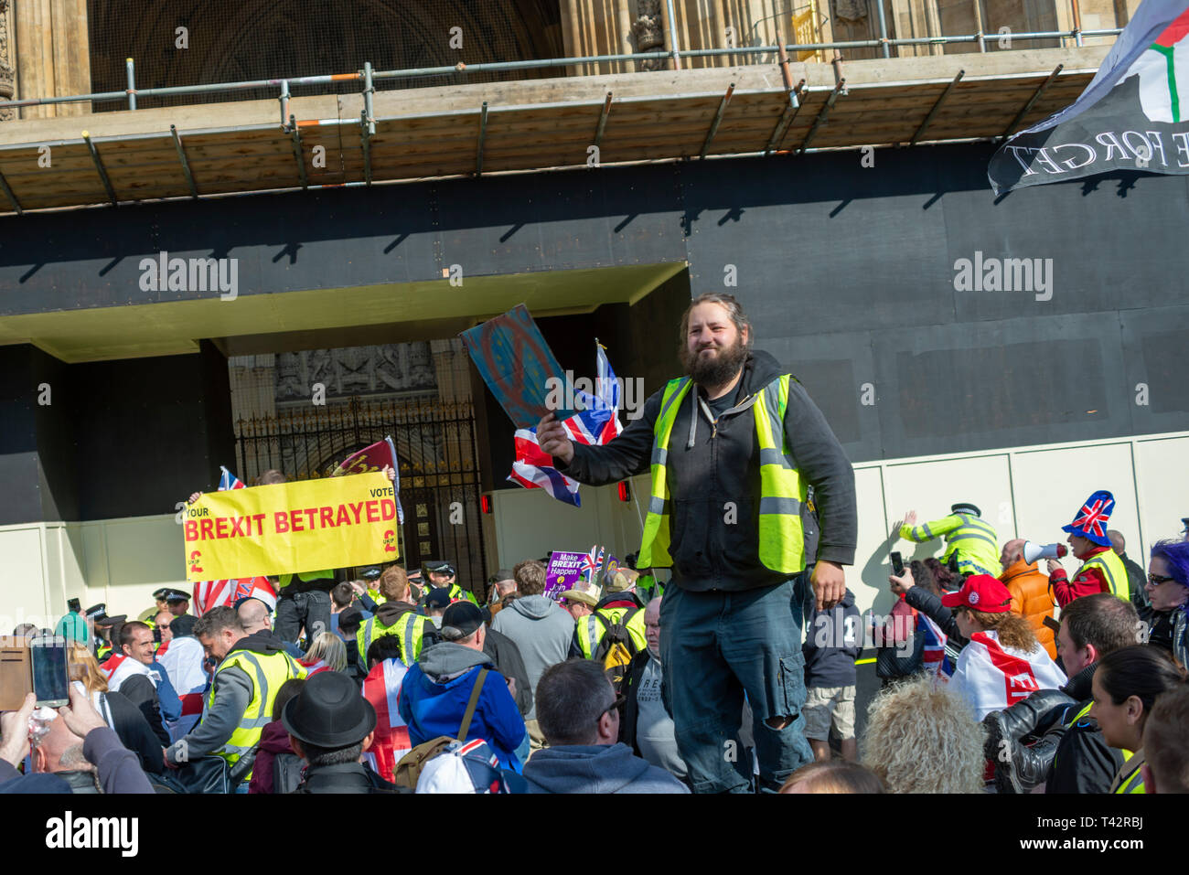 Angry crowds hi-res stock photography and images - Alamy