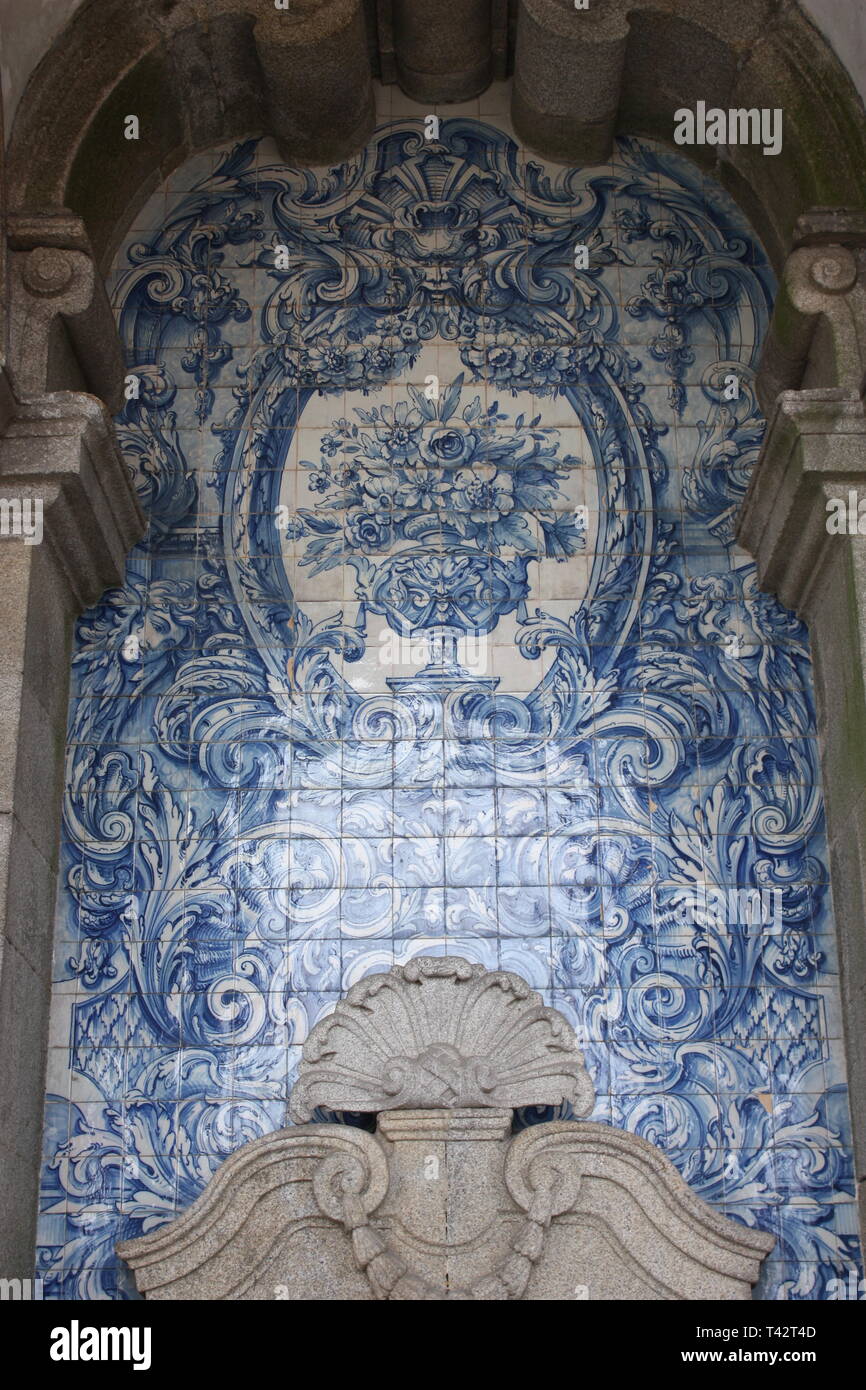 Porto, Portugal - Tiles on the exterior of Porto's Sé Cathedral Stock ...