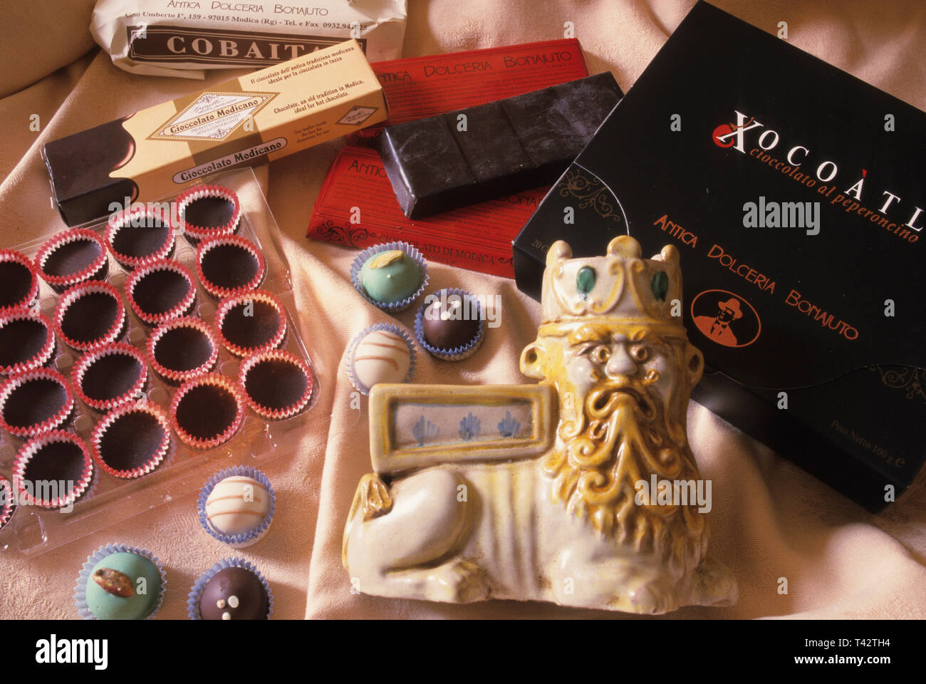 Modica chocolate hi-res stock photography and images - Alamy