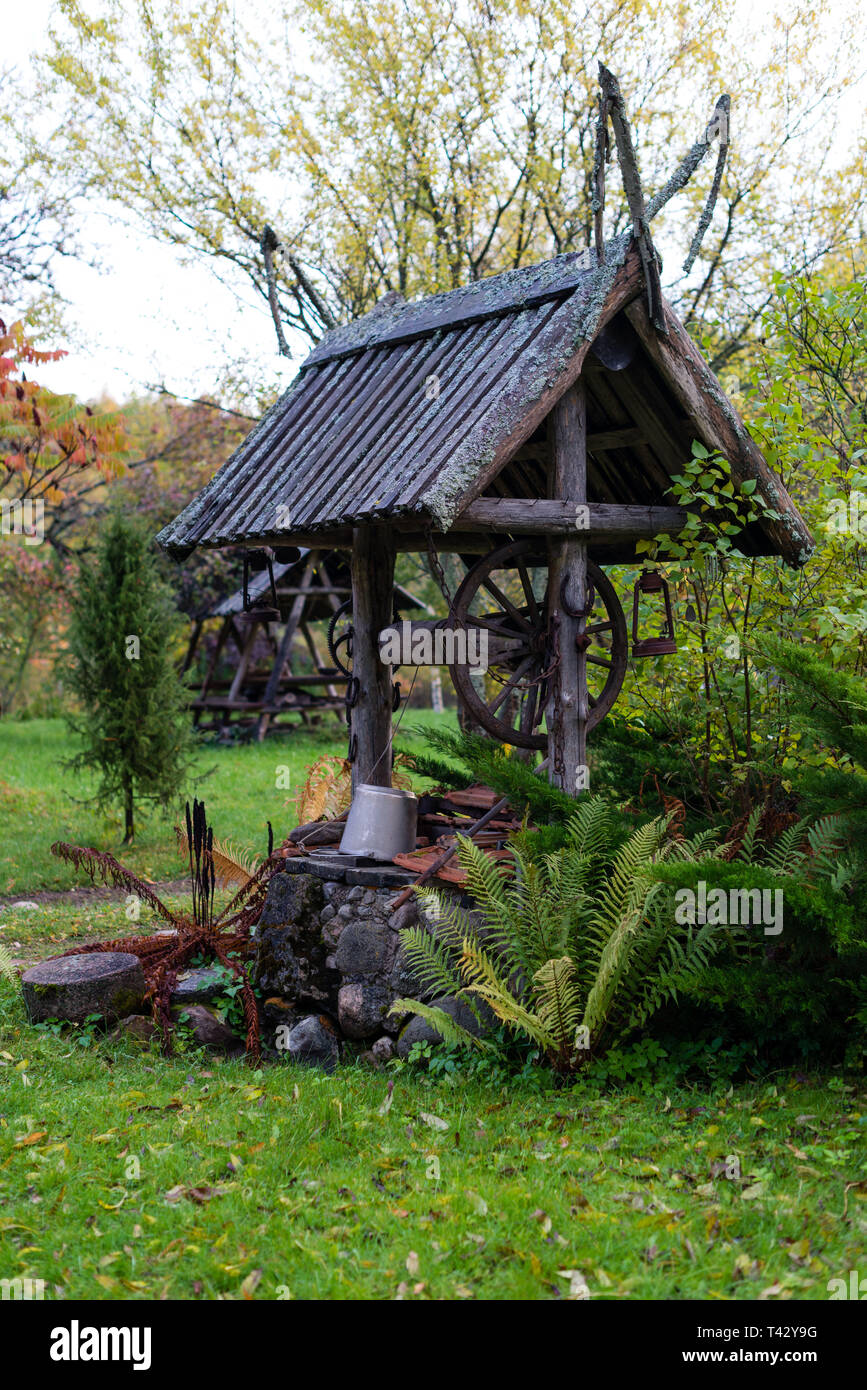 Old farmhouse water well hi-res stock photography and images - Alamy