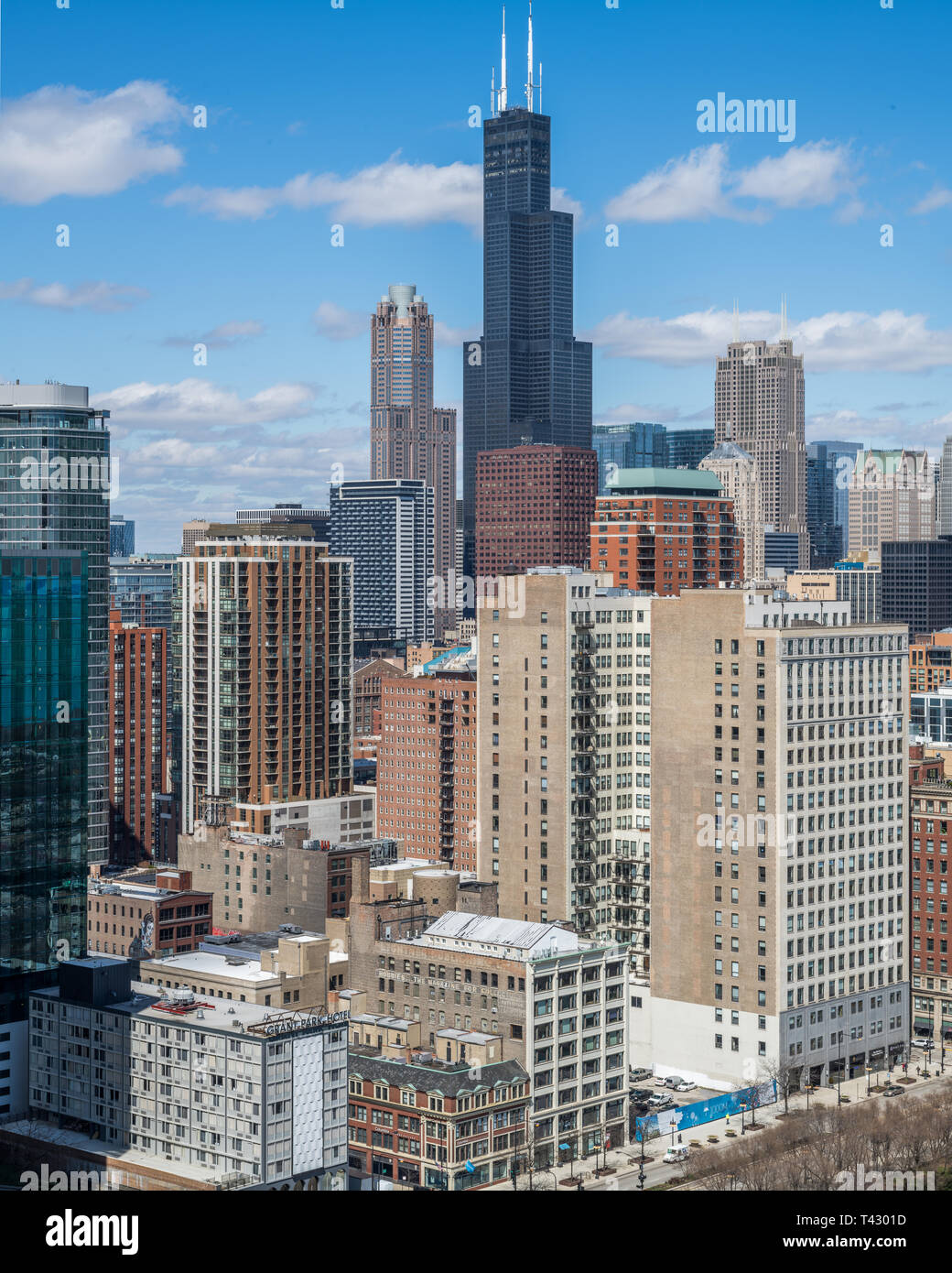 Aerial chicago skyline buildings hi-res stock photography and images ...