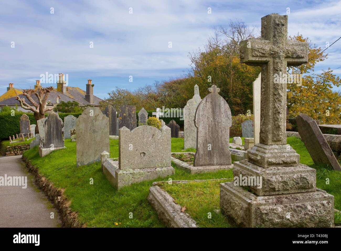 England cornwall cemetery grave hi-res stock photography and images - Alamy