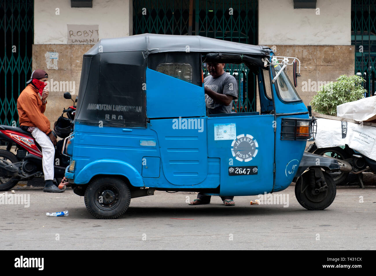Blue bajaj taxi, Manggarai district, Jakarta, Indonesia Stock Photo - Alamy