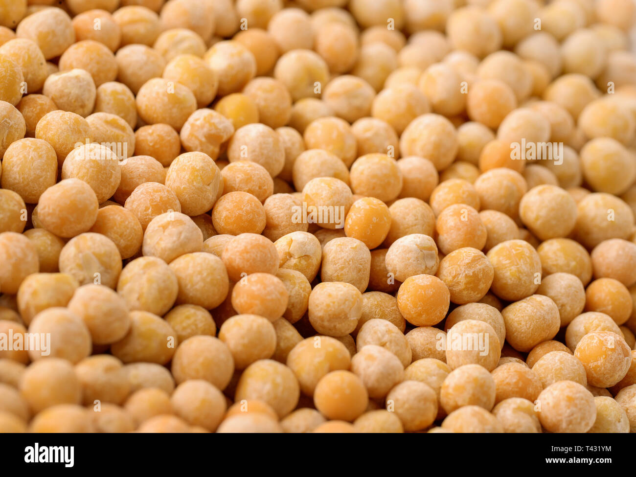 Dried yellow whole peas hi-res stock photography and images - Alamy