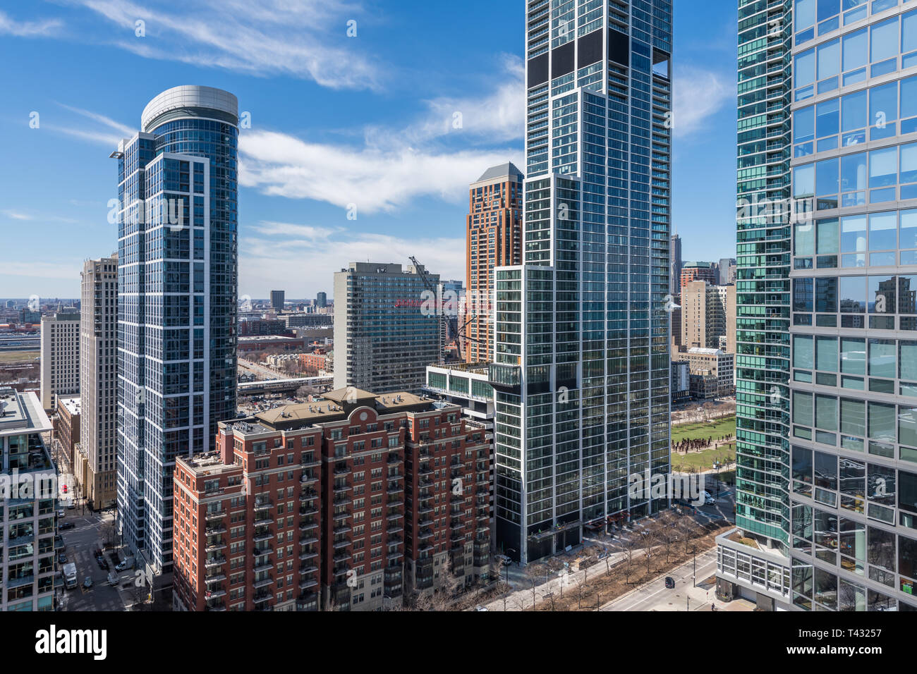 Highrise city hi-res stock photography and images - Alamy