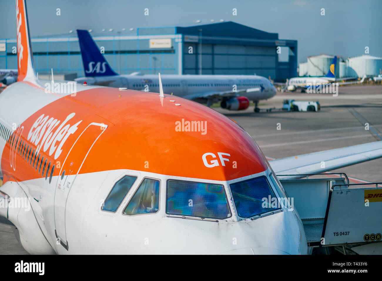 Airbus a380 cabin passengers hi-res stock photography and images - Alamy