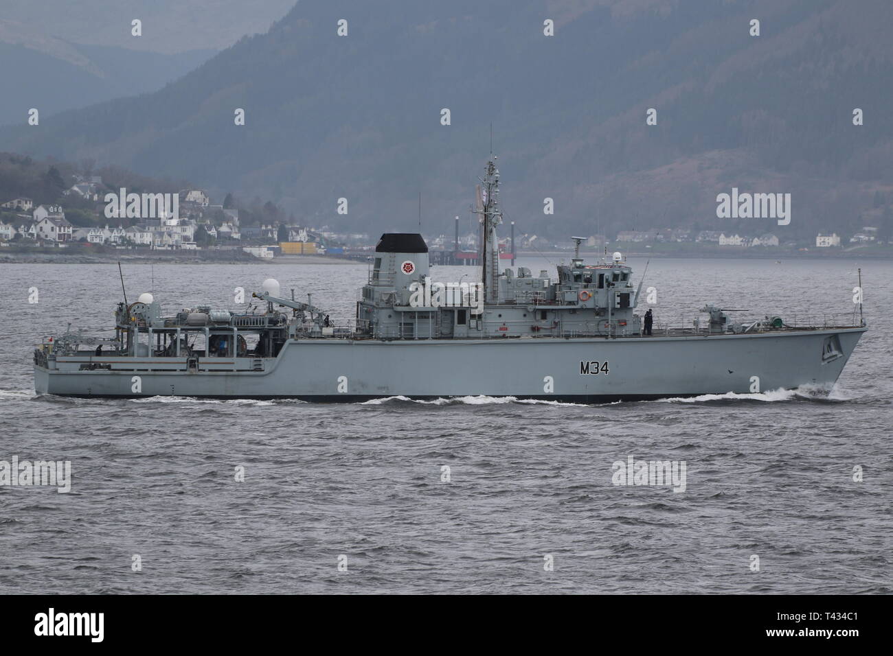 HMS Middleton (M34), a Hunt-class minehunter operated by the Royal Navy ...