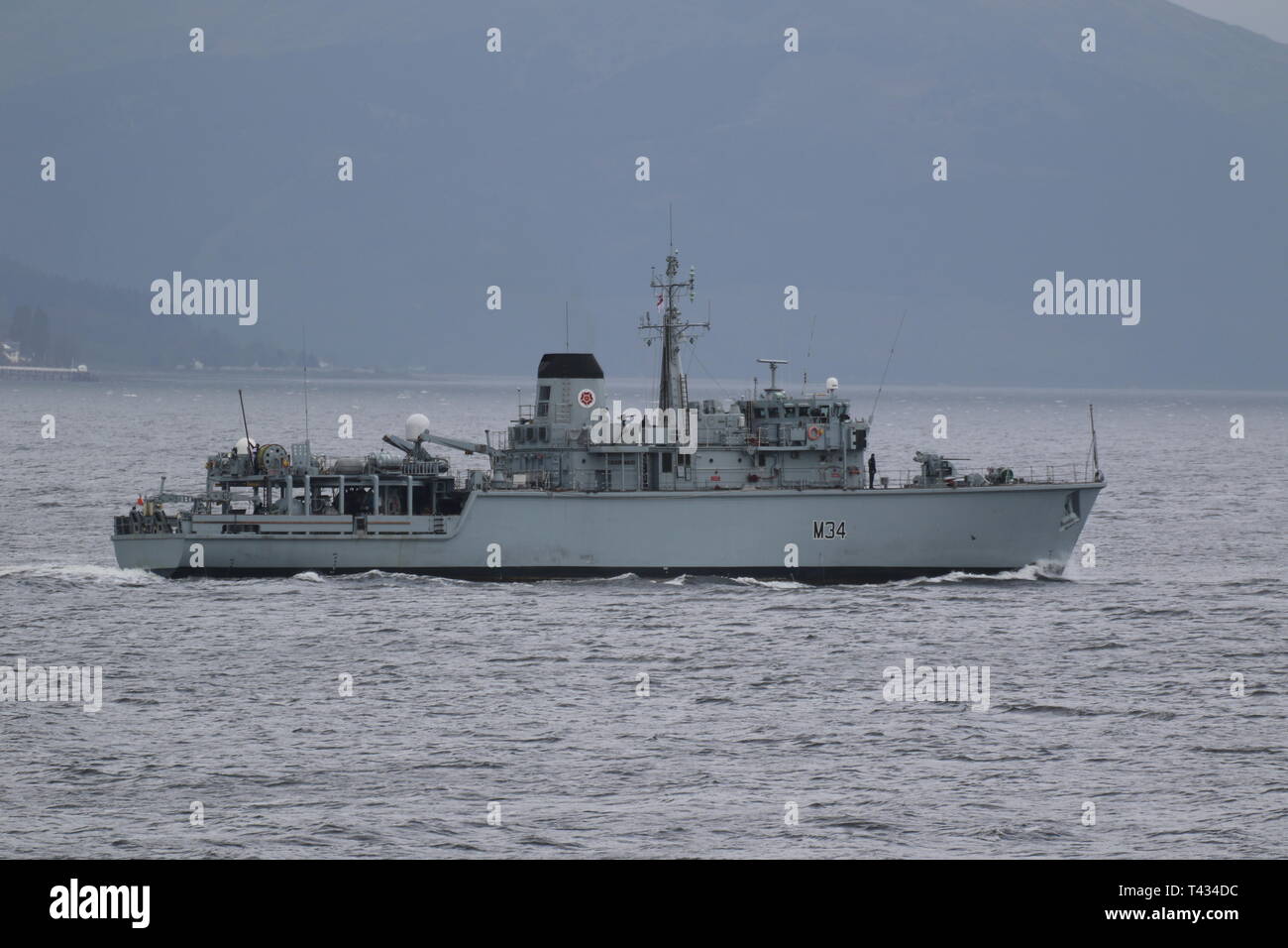 HMS Middleton (M34), a Hunt-class minehunter operated by the Royal Navy ...
