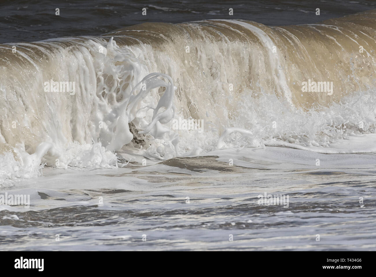 Breaking wave patterns hi-res stock photography and images - Alamy