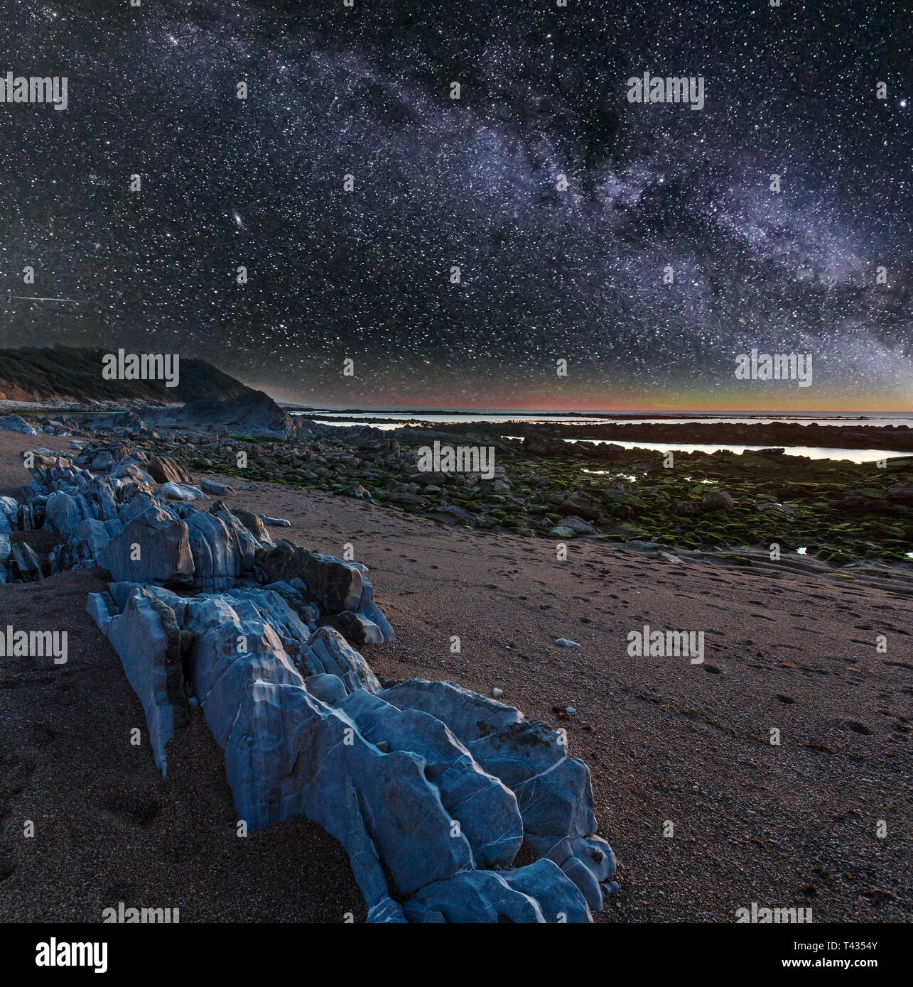 Starry night beach hi-res stock photography and images - Alamy