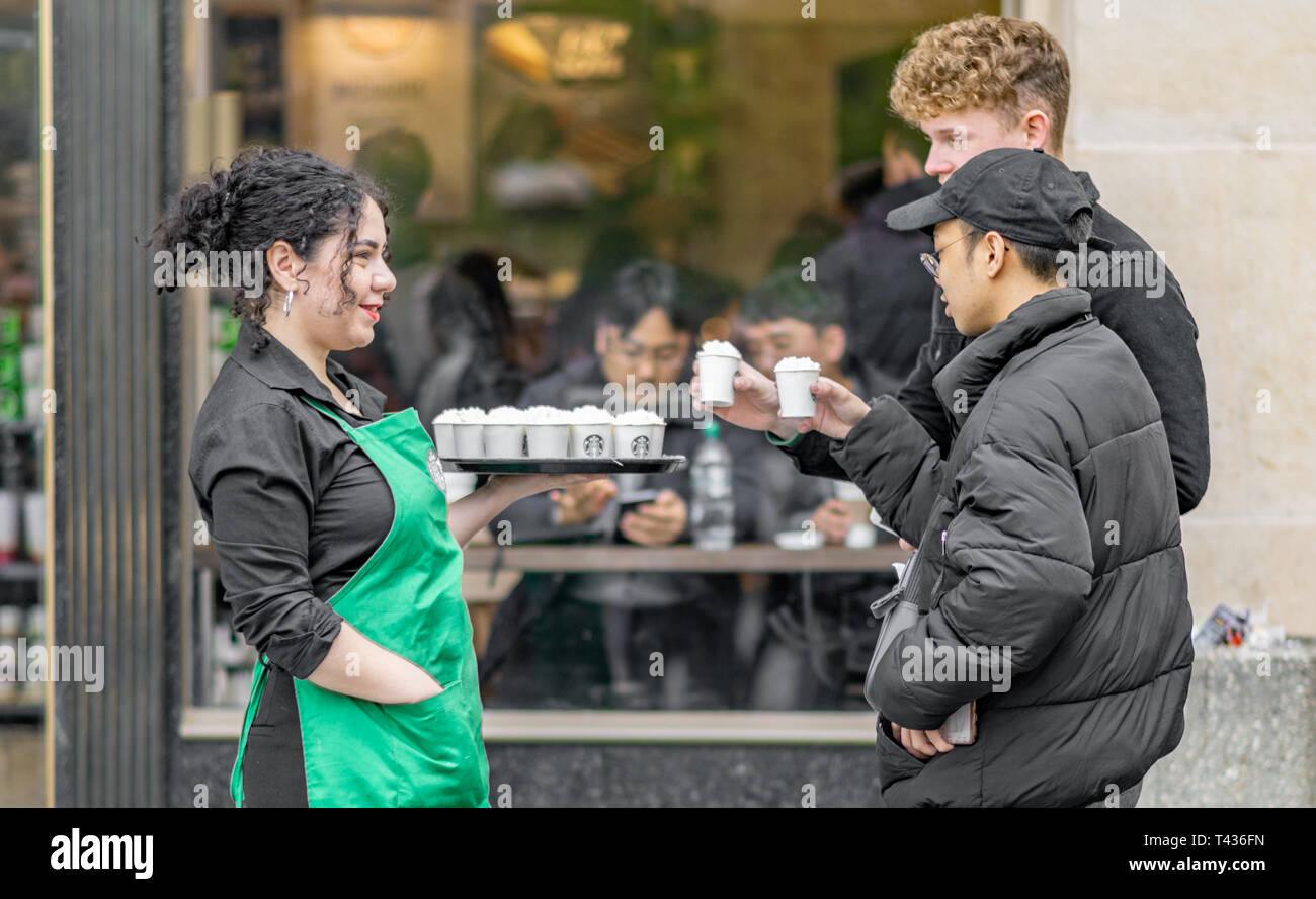 Starbucks employee hi-res stock photography and images - Alamy