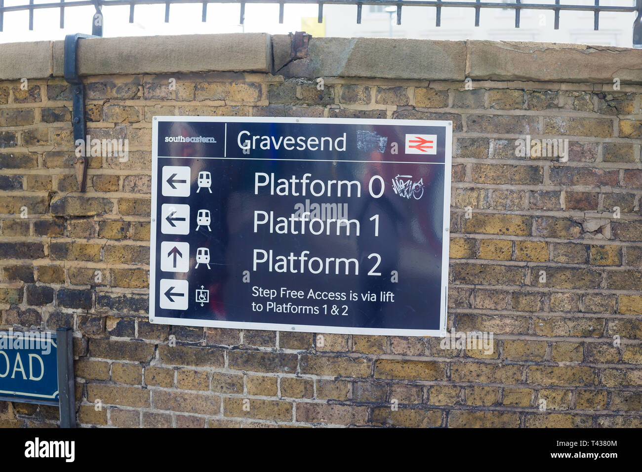 Gravesend train station hi-res stock photography and images - Alamy