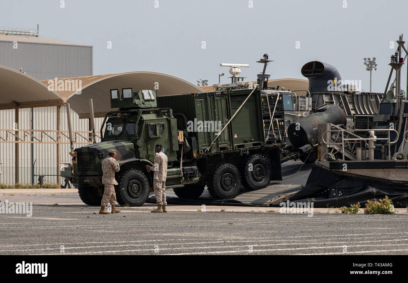 Kuwait naval base hi-res stock photography and images - Alamy