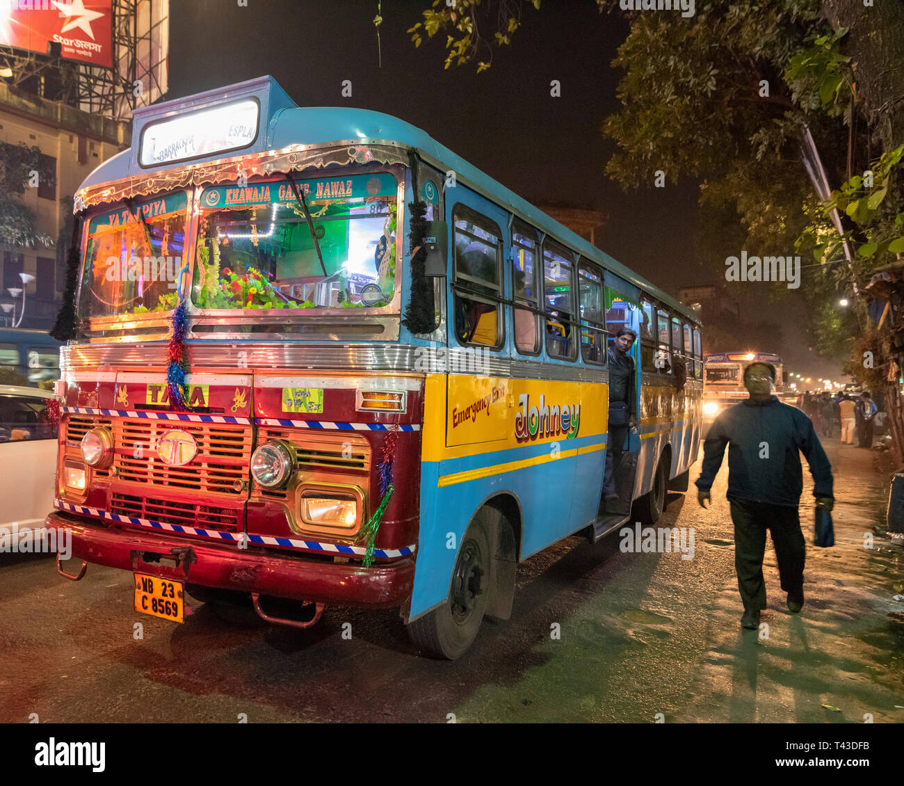 Crowded bus india hi-res stock photography and images - Alamy