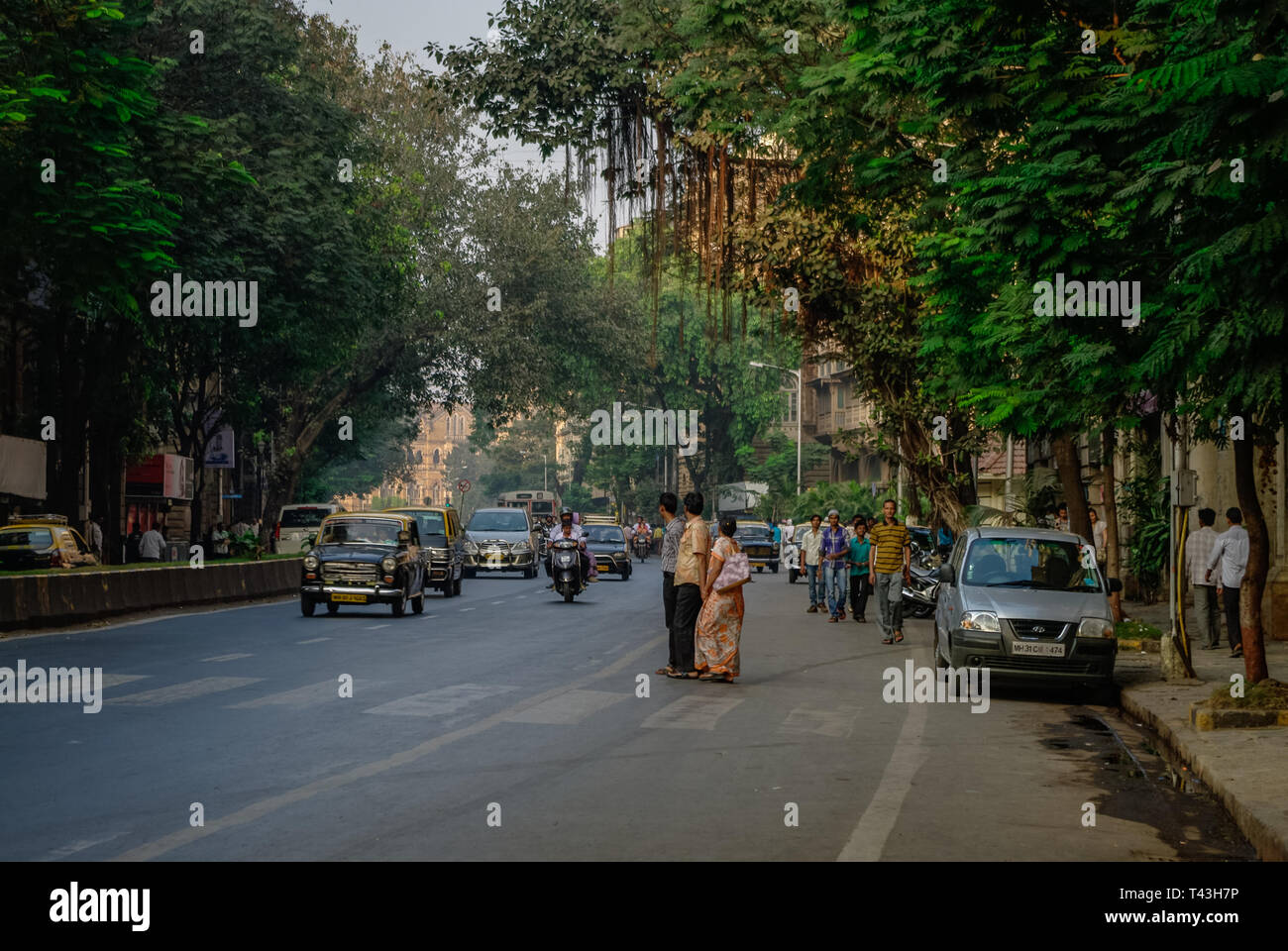 Colaba district hi-res stock photography and images - Alamy