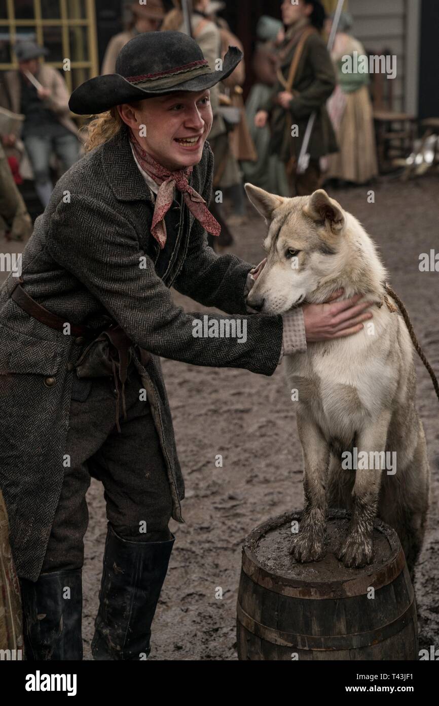 JOHN BELL in OUTLANDER (2014). Temporada 4. Credit: STARZ / Album Stock ...
