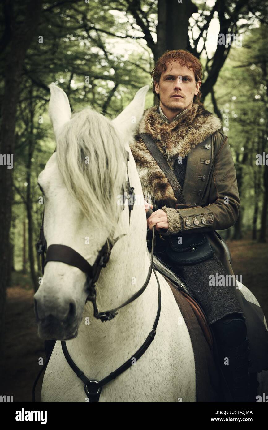 Sam heughan outlander hi-res stock photography and images - Alamy