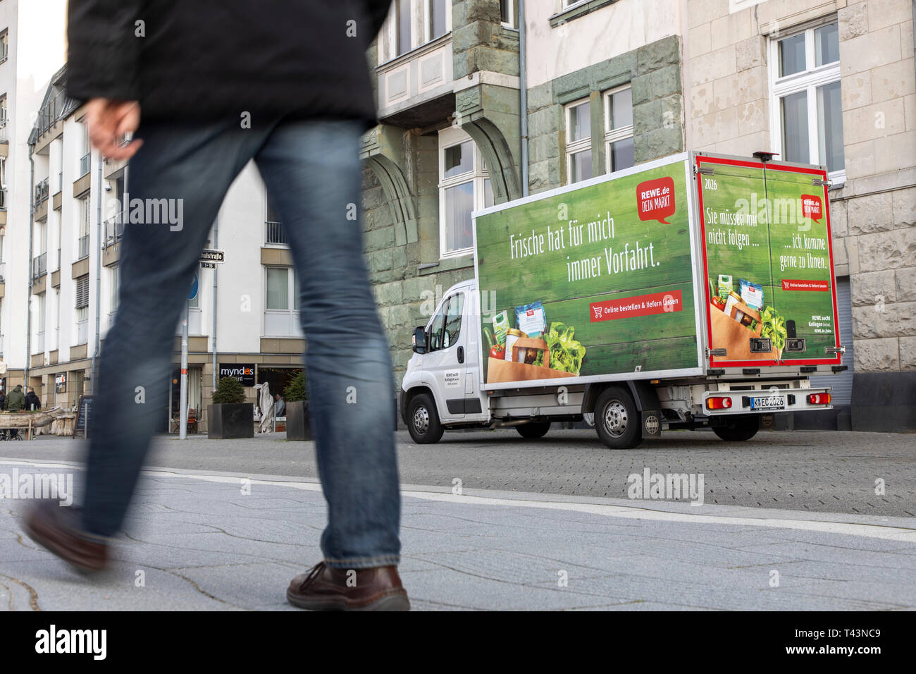 REWE delivery service, delivery truck of food chain REWE, brings food ...