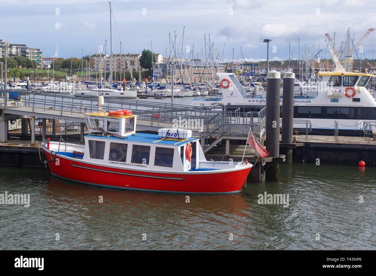 Sutton harbour plymouth england hi-res stock photography and images - Alamy