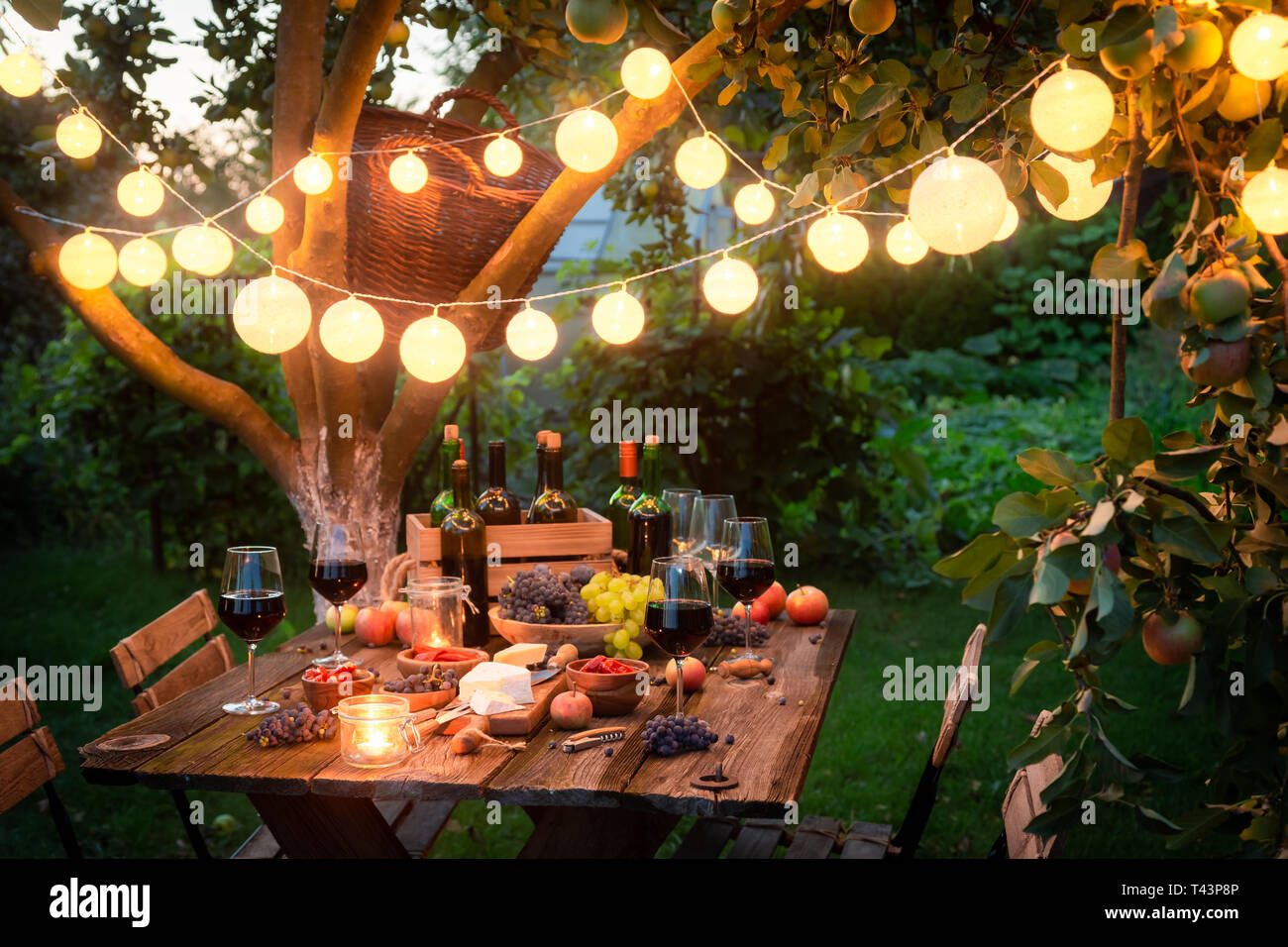 Evening appetizers hi-res stock photography and images - Alamy
