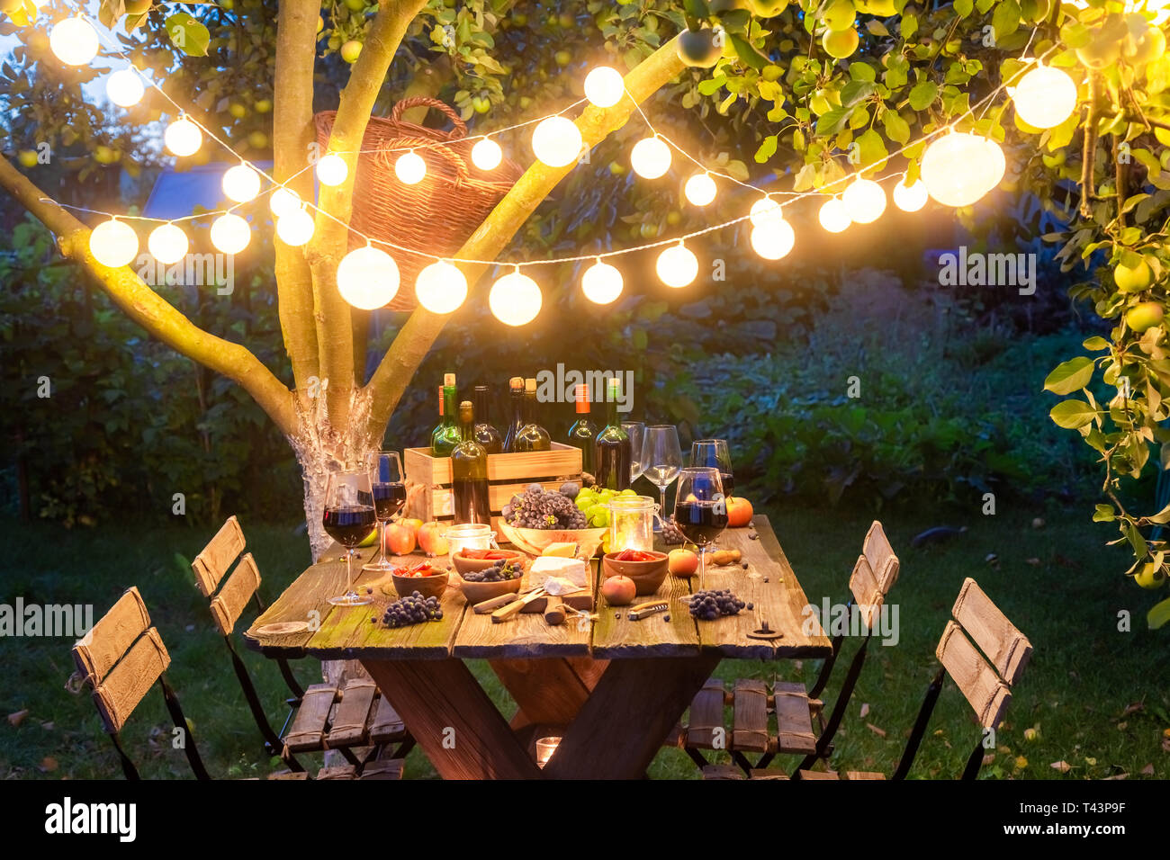 Preparation supper appetizers wine hi-res stock photography and images ...