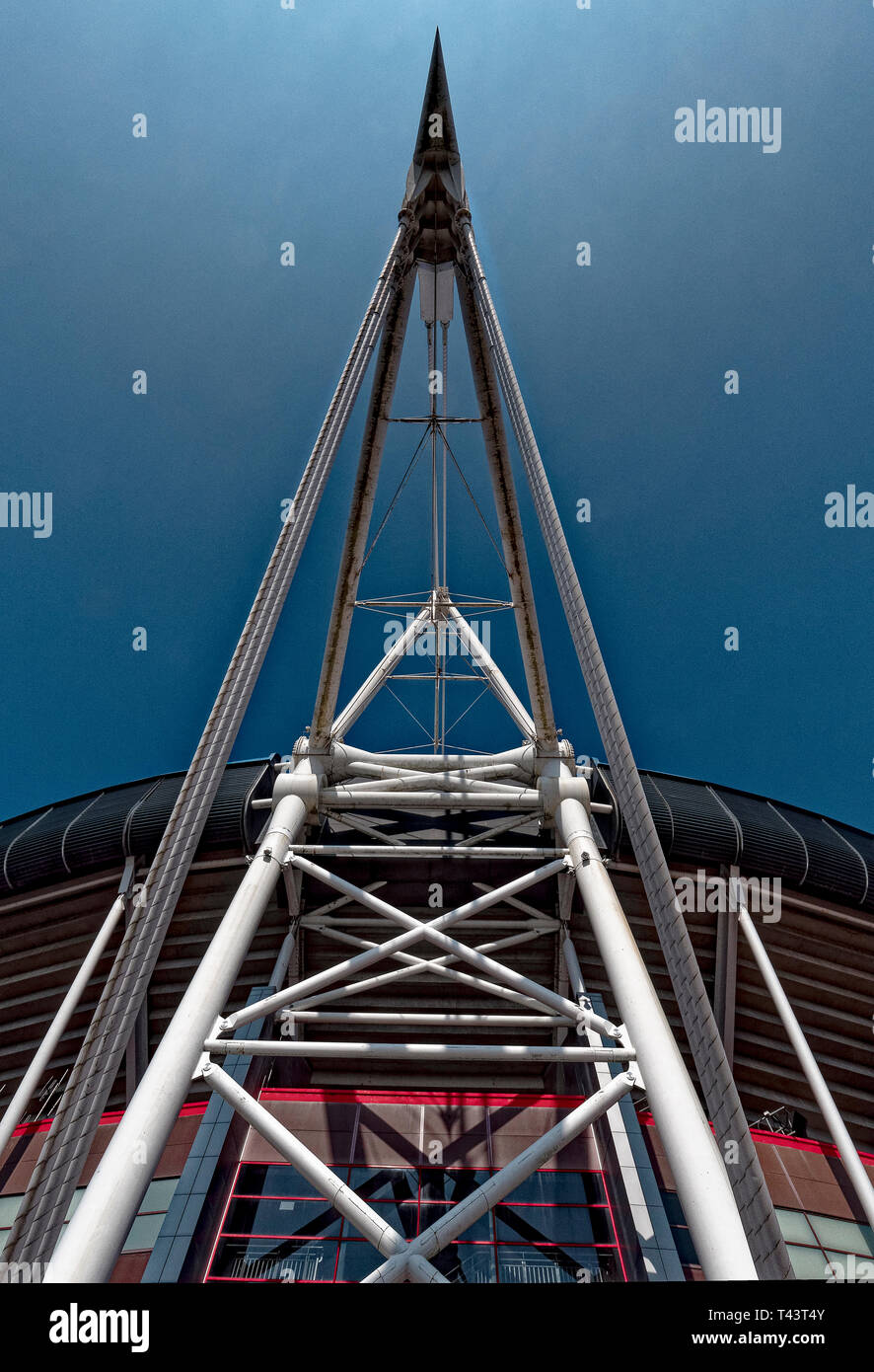 Principality stadium roof hi-res stock photography and images - Alamy