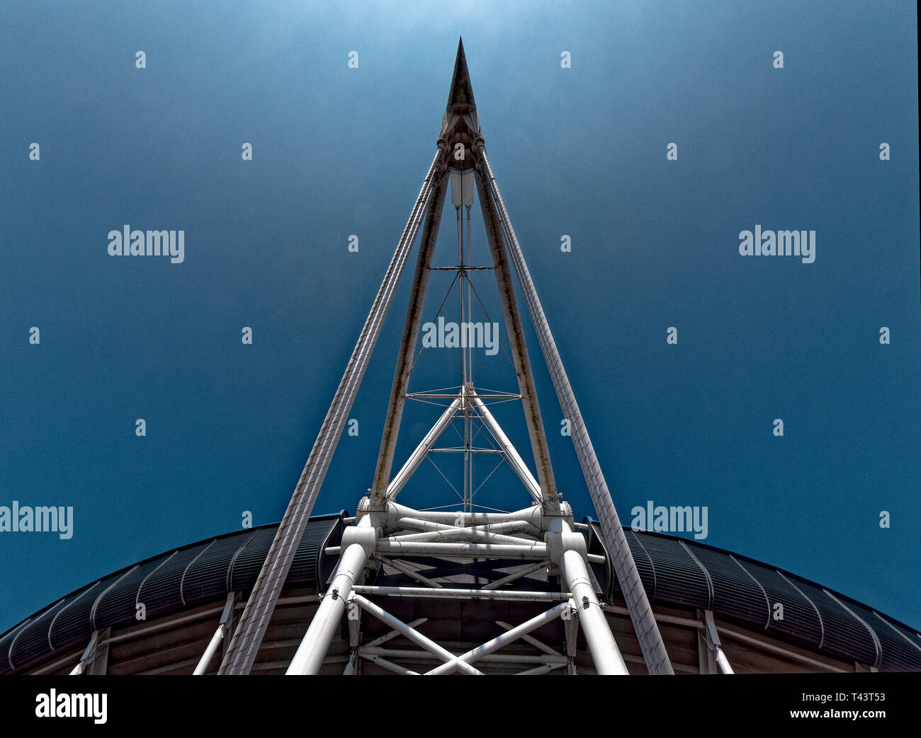 Principality stadium roof hi-res stock photography and images - Alamy