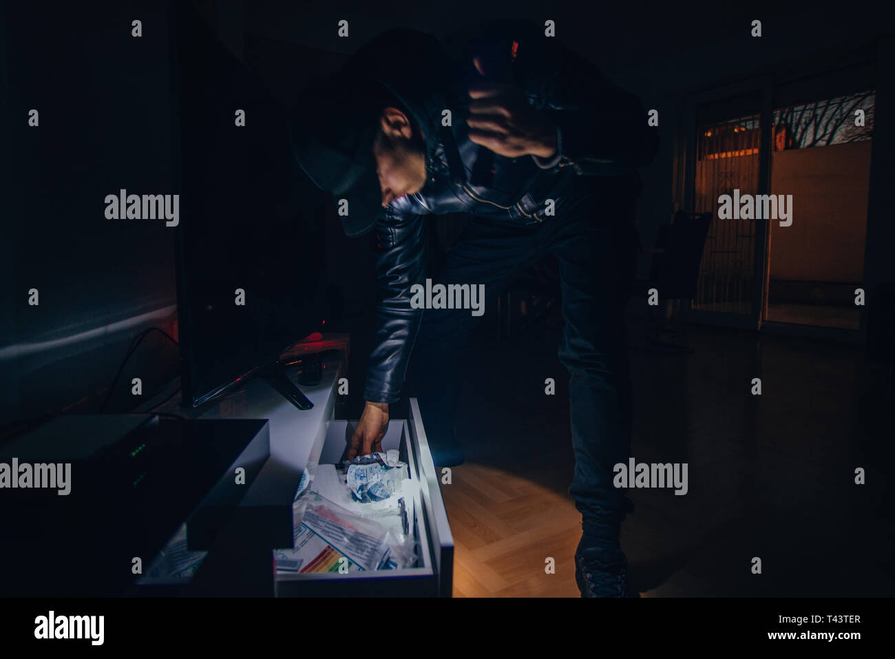 Stealing gold hi-res stock photography and images - Alamy