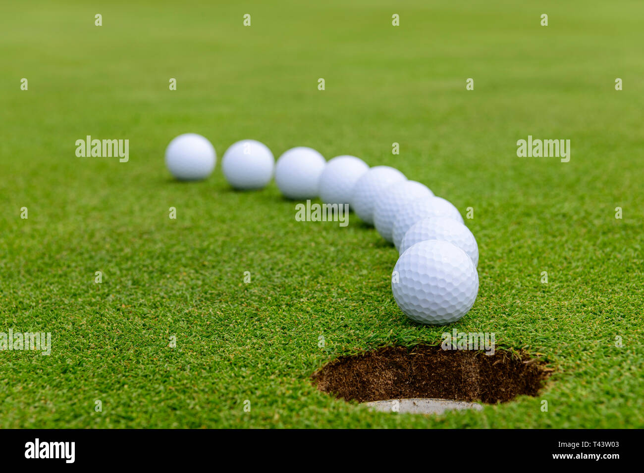 Golf greenkeeping hi-res stock photography and images - Alamy