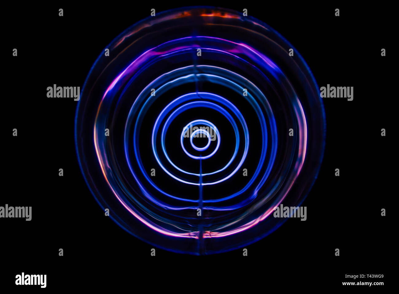 Sound waves in the dark in full color Stock Photo - Alamy