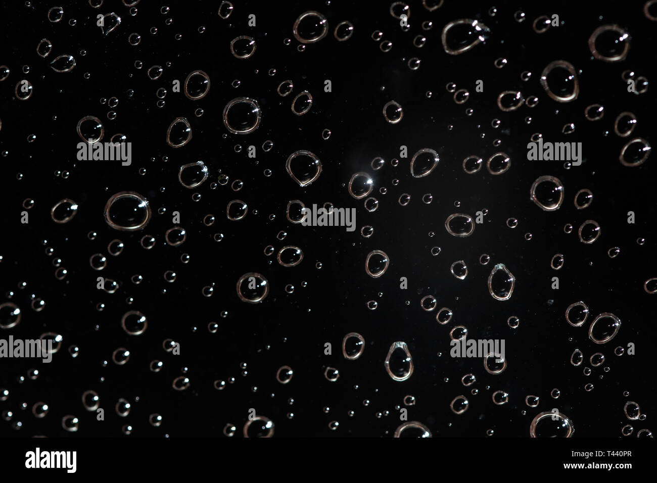 Wet glass texture hi-res stock photography and images - Alamy