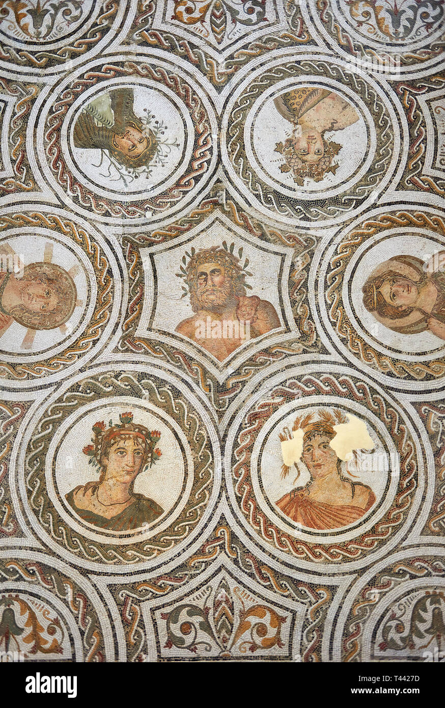 Four seasons mosaic hi-res stock photography and images - Alamy