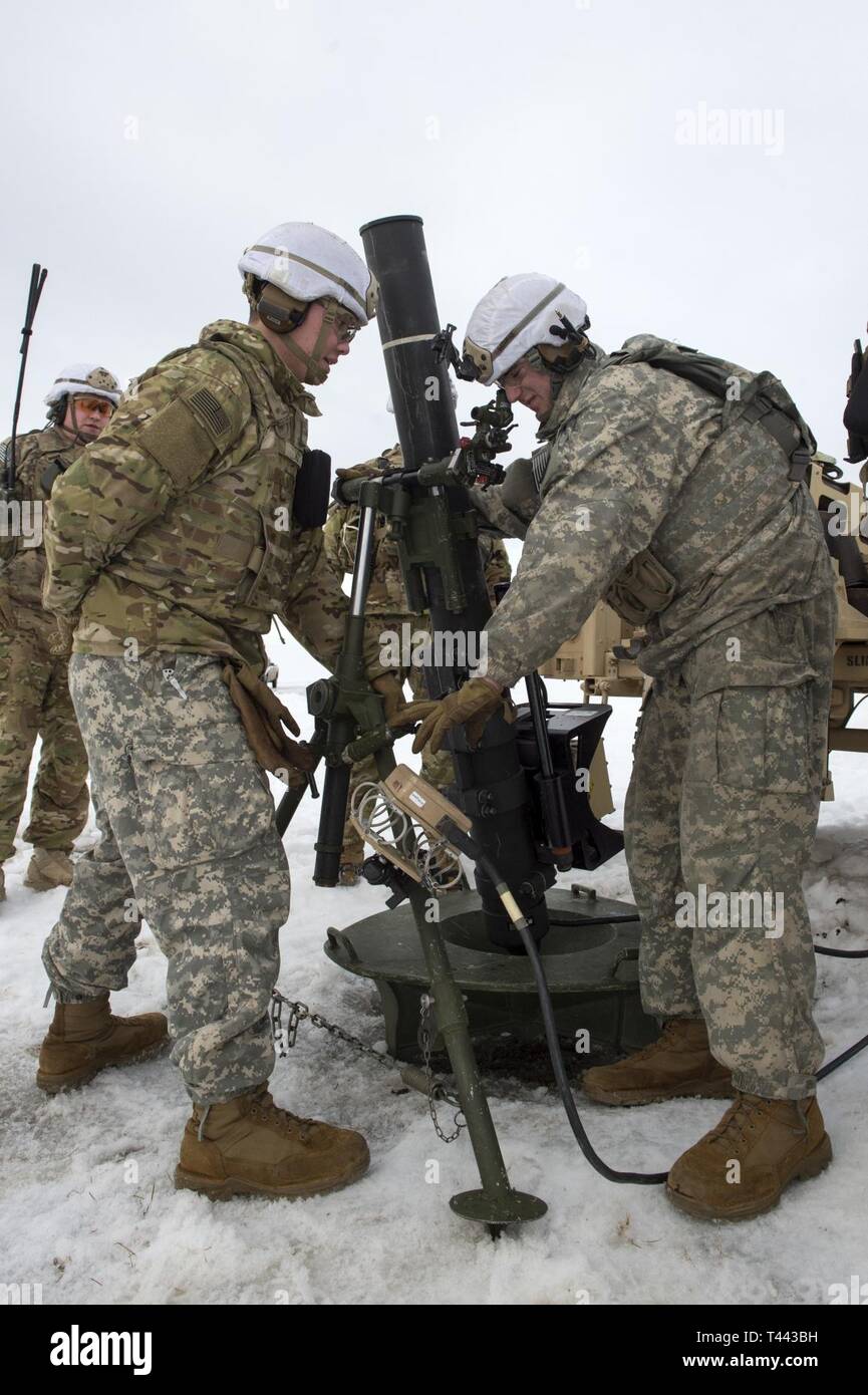 M121 120 mm mortar system hi-res stock photography and images - Alamy