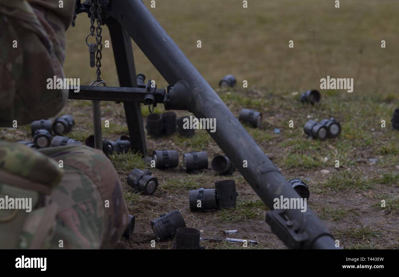 U.S. Army Soldiers with 2nd Battalion, 34th Armored Regiment, 1st ...