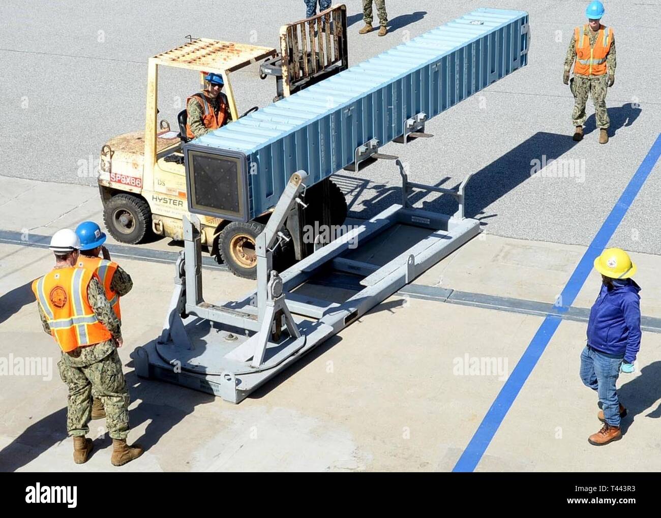 Naval cargo handling battalion 13 hi-res stock photography and images ...