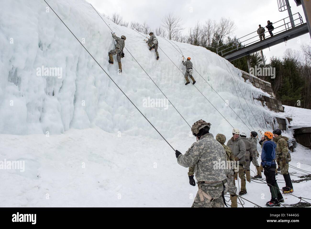 Basic military mountaineering course hi-res stock photography and ...