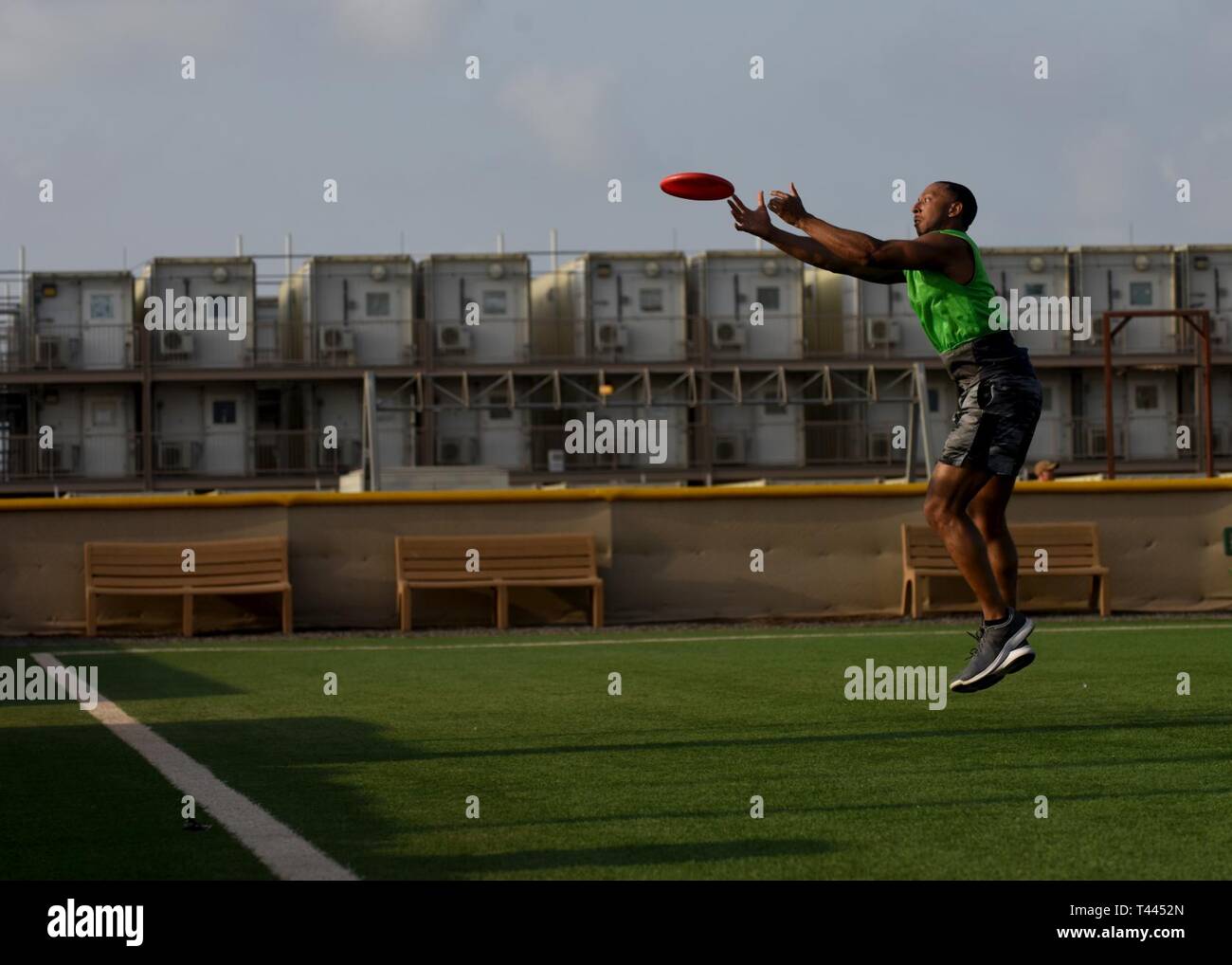 Ultimate frisbee catch hi-res stock photography and images - Alamy