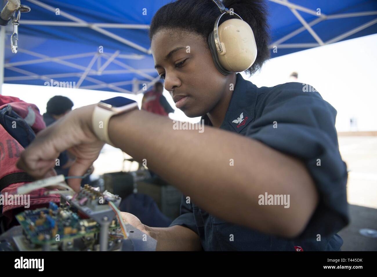 U.S. Navy Interior Communications Specialist 2nd Class Ashanti ...