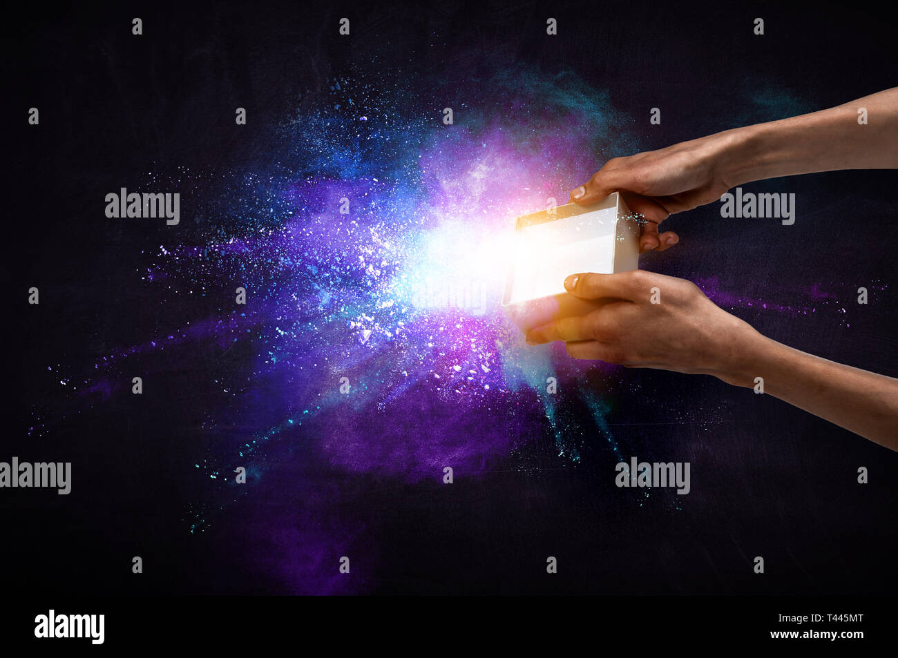 Man holding small gift box hi-res stock photography and images - Alamy