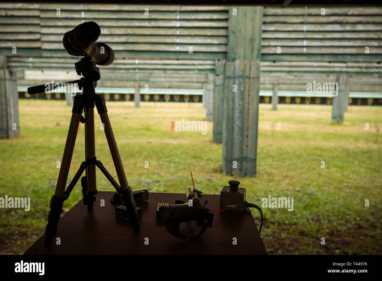 Tripod and pistol hi-res stock photography and images - Alamy