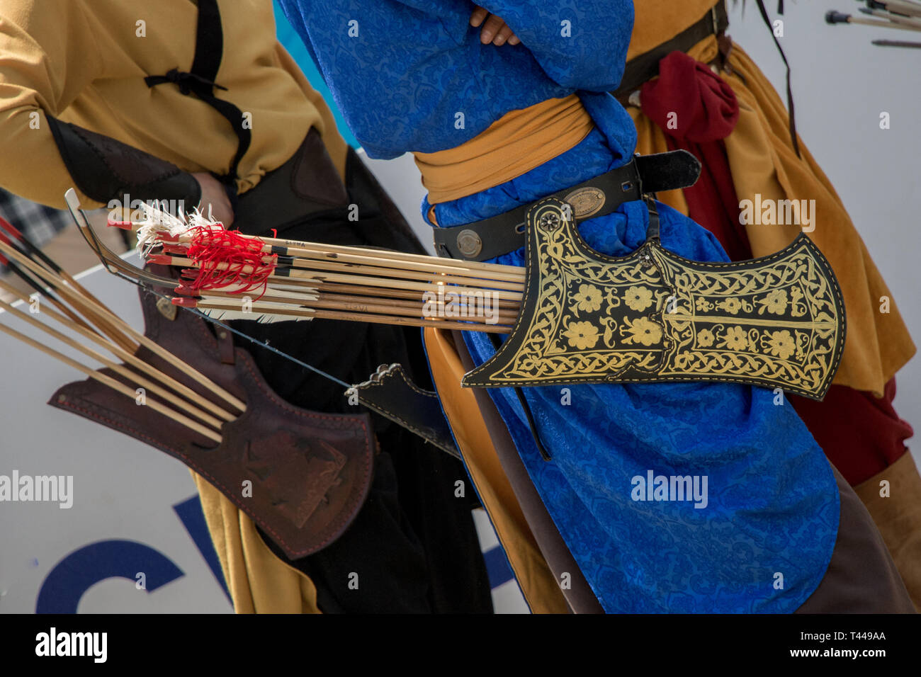 Old style wooden arrows in the case of an archer Stock Photo - Alamy