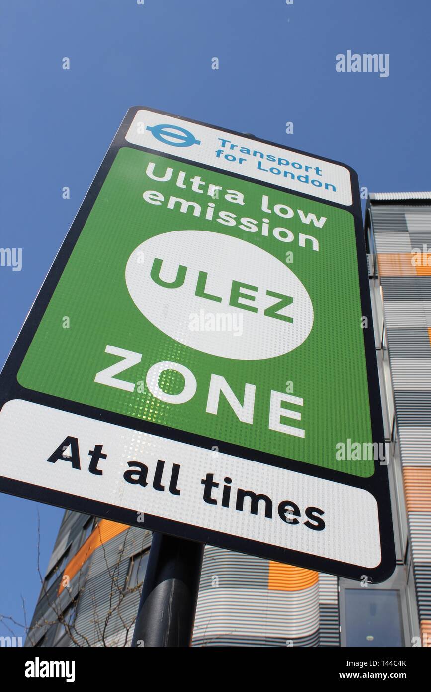 Ulez sign central london bus hi-res stock photography and images - Alamy