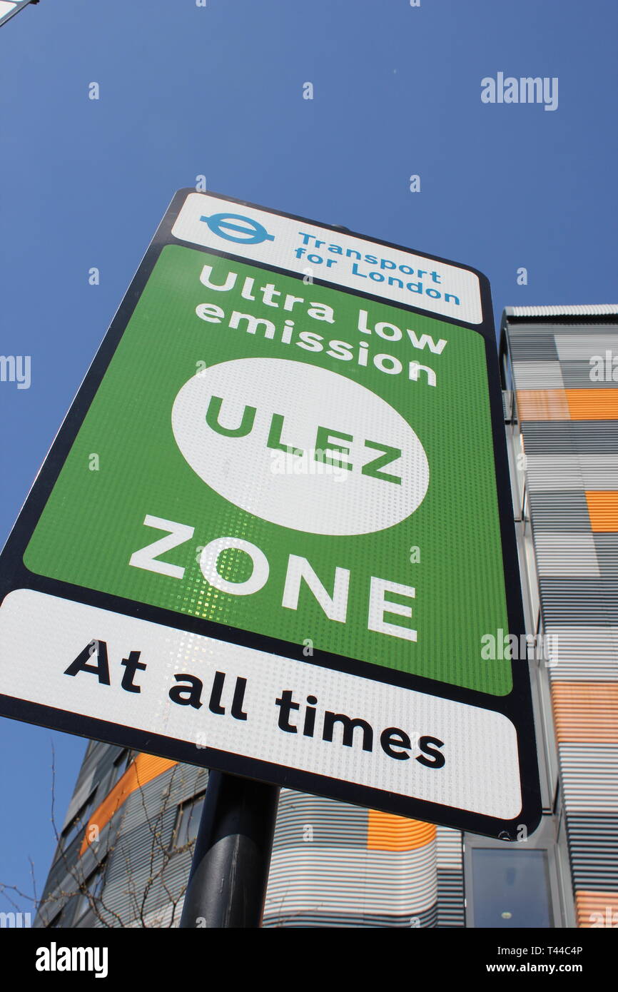 Ulez sign central london bus hi-res stock photography and images - Alamy