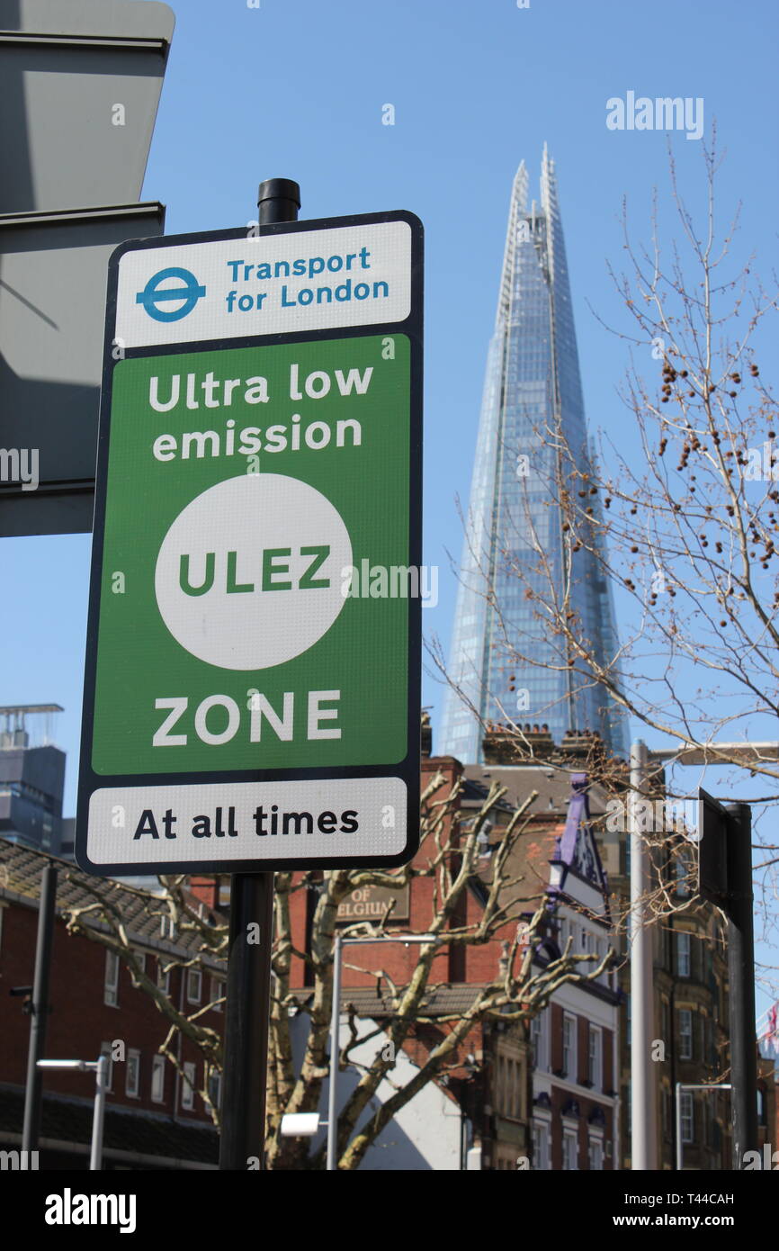 Ulez sign central london bus hi-res stock photography and images - Alamy