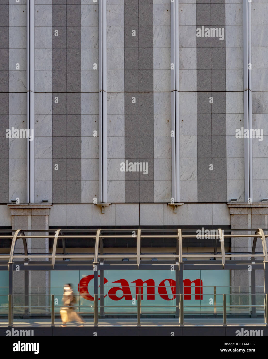 Canon advertisement hi-res stock photography and images - Alamy