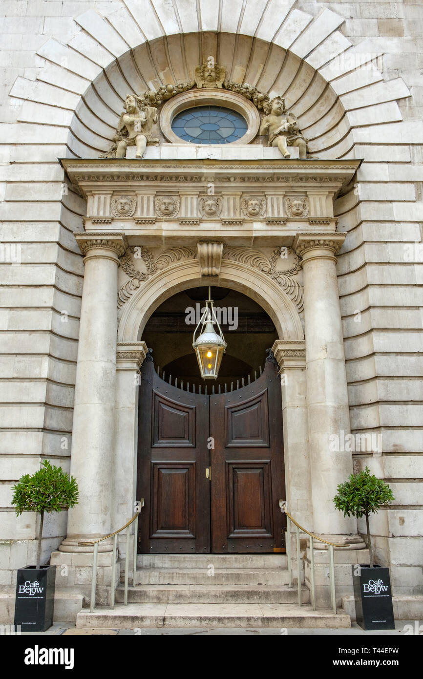 St Mary-le-Bow Church, Cheapside, London Stock Photo - Alamy