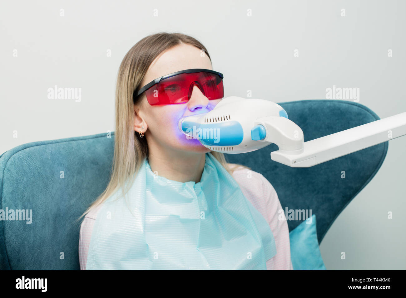 Dental uv hi-res stock photography and images - Alamy