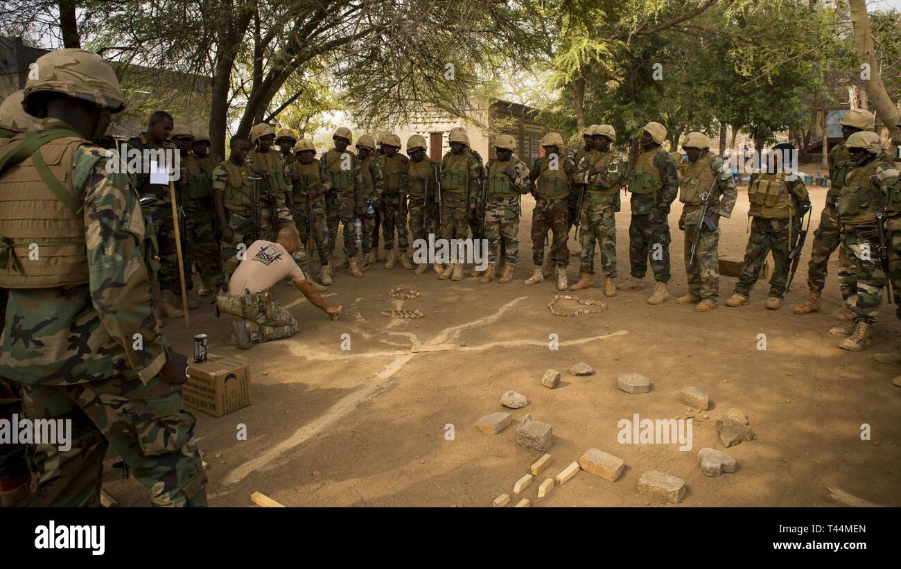 Police in niger hi-res stock photography and images - Alamy